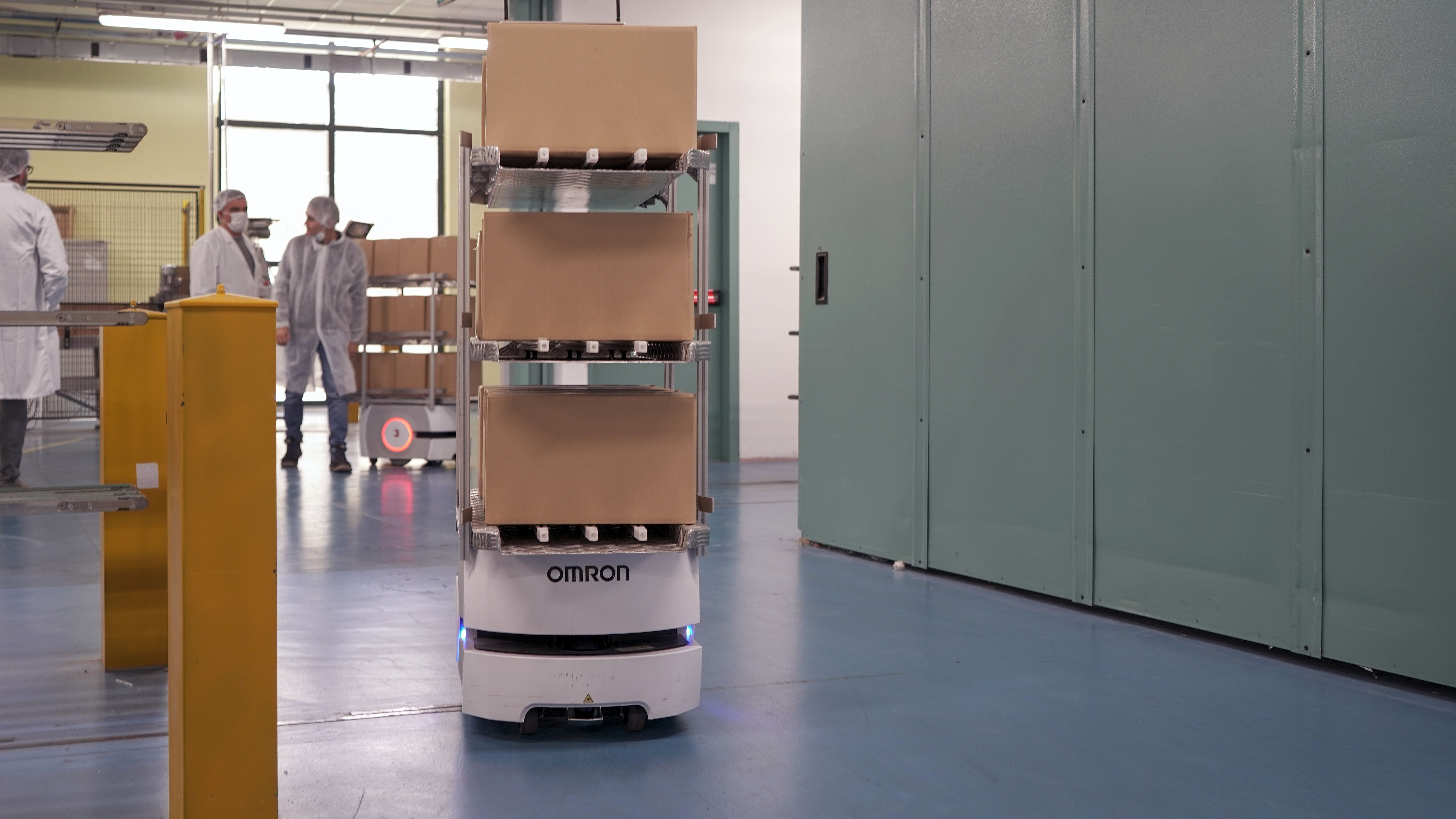 How Automated Warehouse Robots Power 8,000+ Daily Shipments