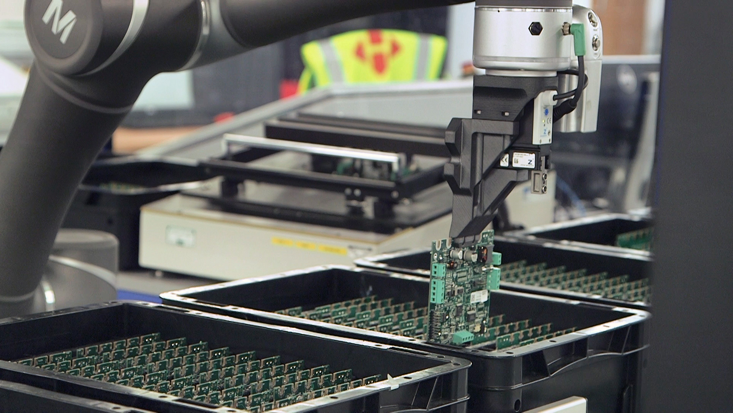 Automated Circuit Board Testing with Cobots | Case Study