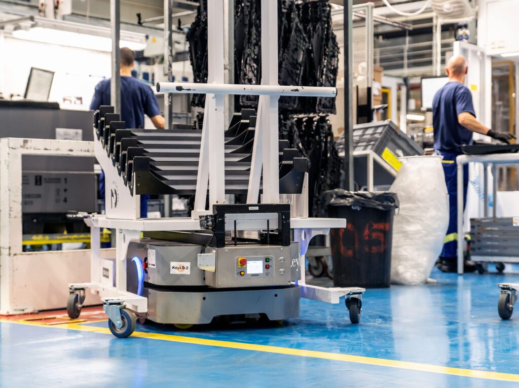 LD Series Autonomous Mobile Robots | OMRON Robotics