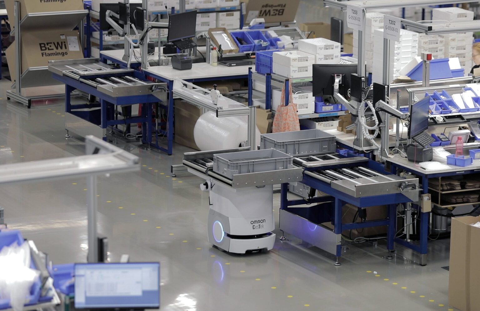 MD Series Autonomous Mobile Robots | OMRON Robotics