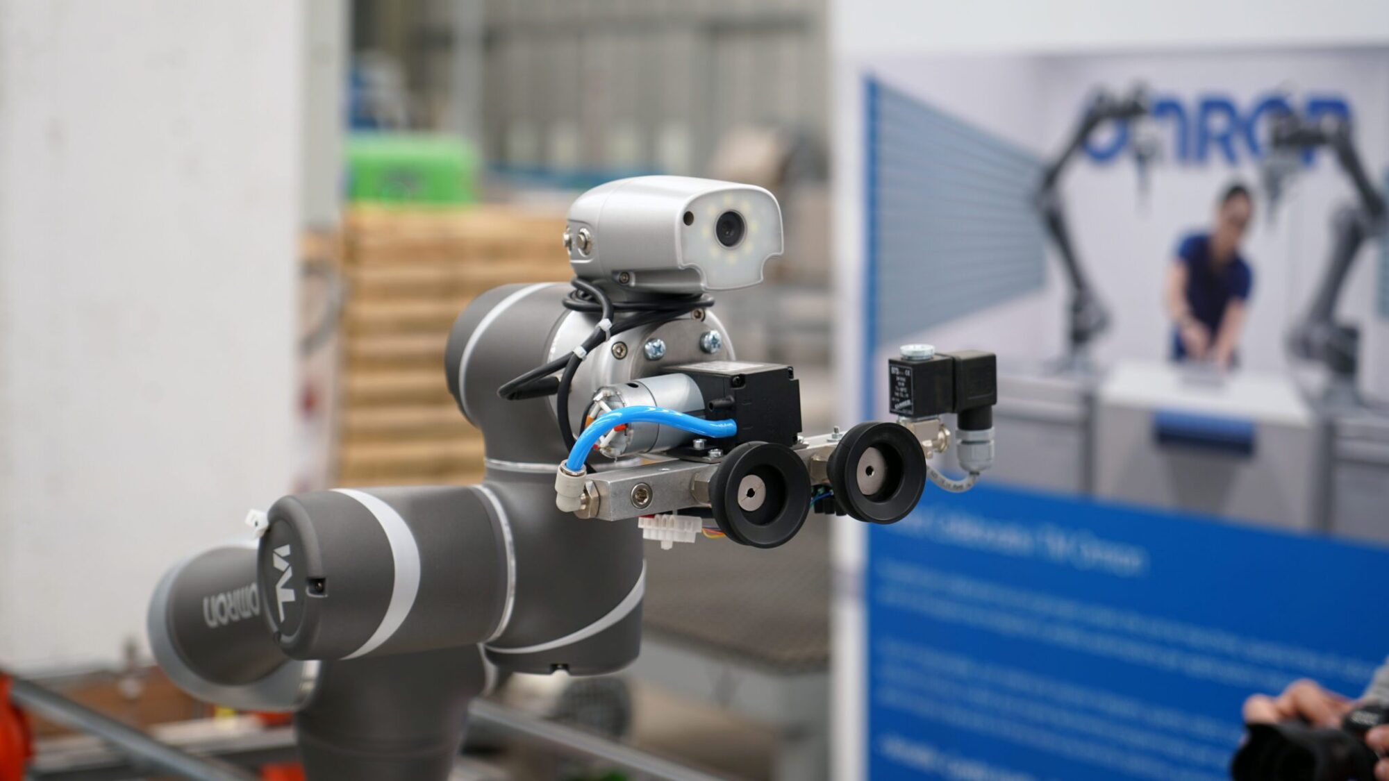 Automated Package Labelling with Cobots Cuts Downtime by 70%