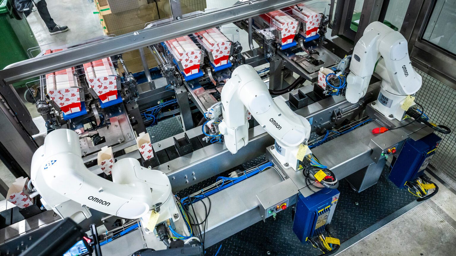 High-Speed 6-Axis Articulated Robots | OMRON Robotics