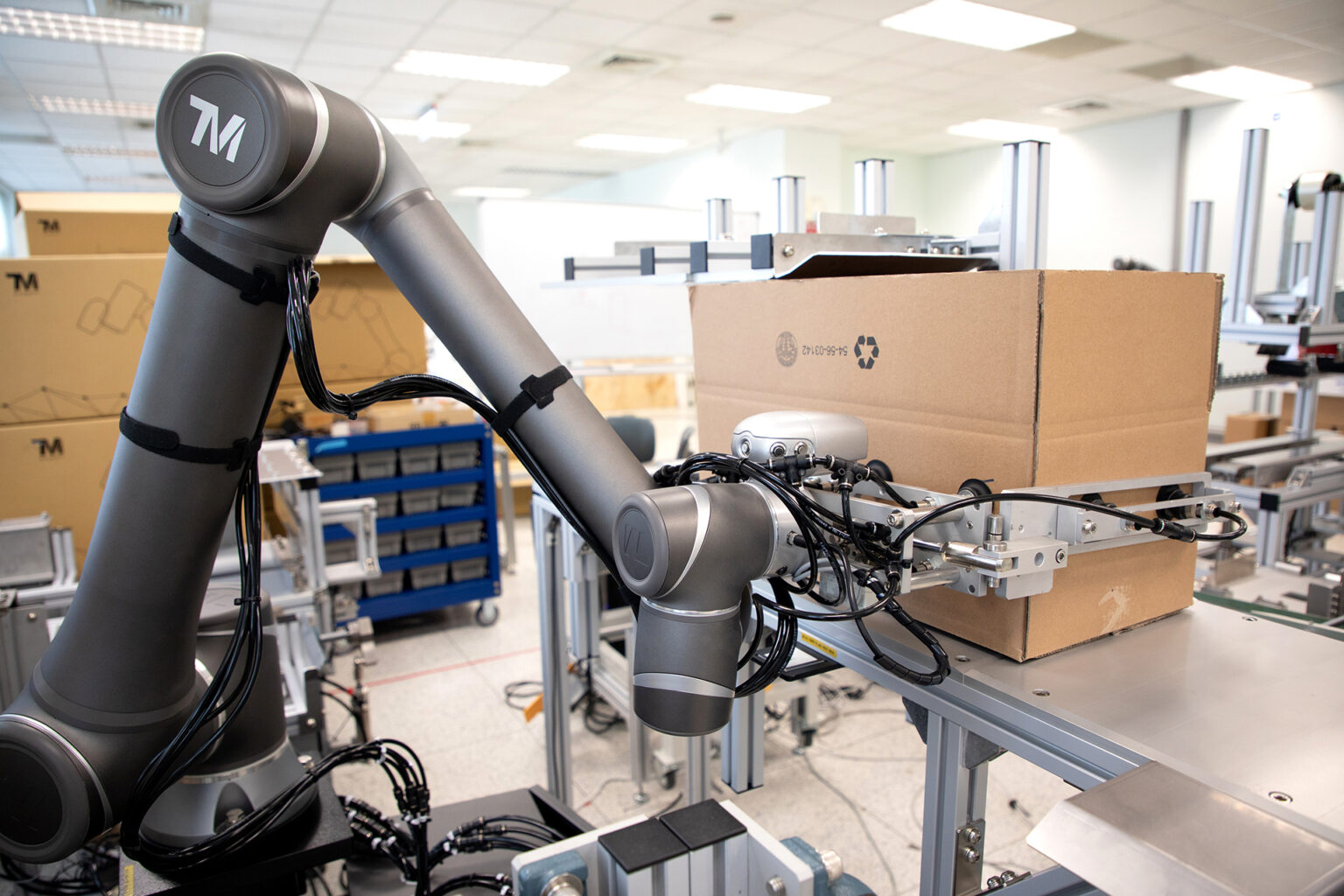 Robotics for Packaging Automation | OMRON Robotics